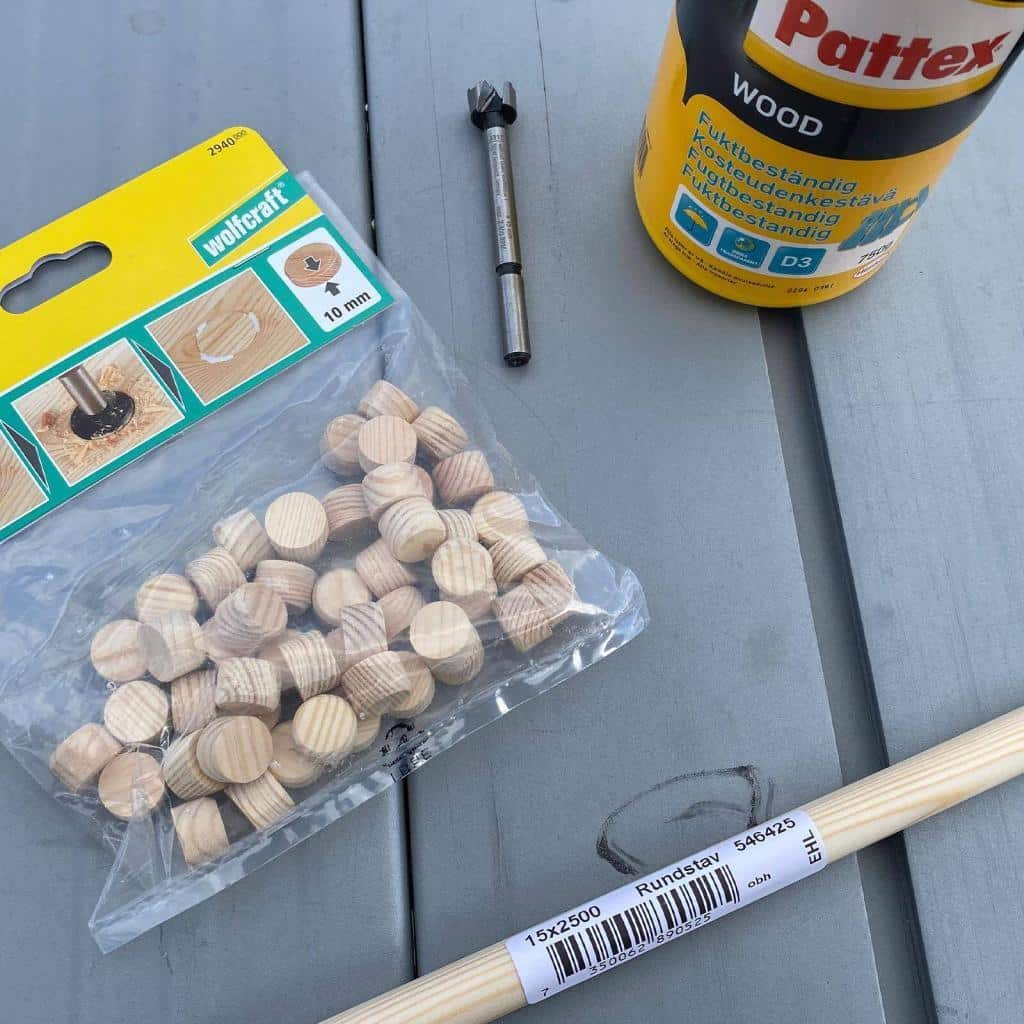 Hidden screws with wooden plugs - Egenbyggt